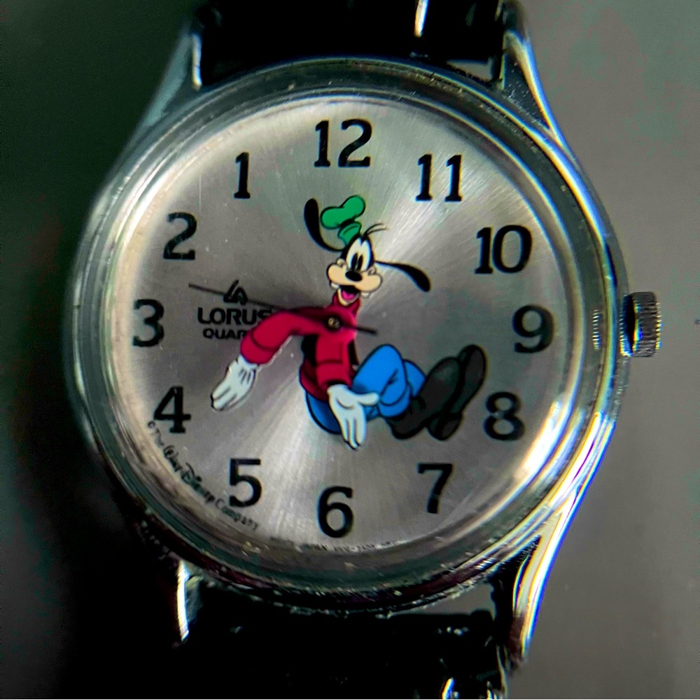 Lorus Quartz Disney Backwards Goofy Watch - Unisex - Gem